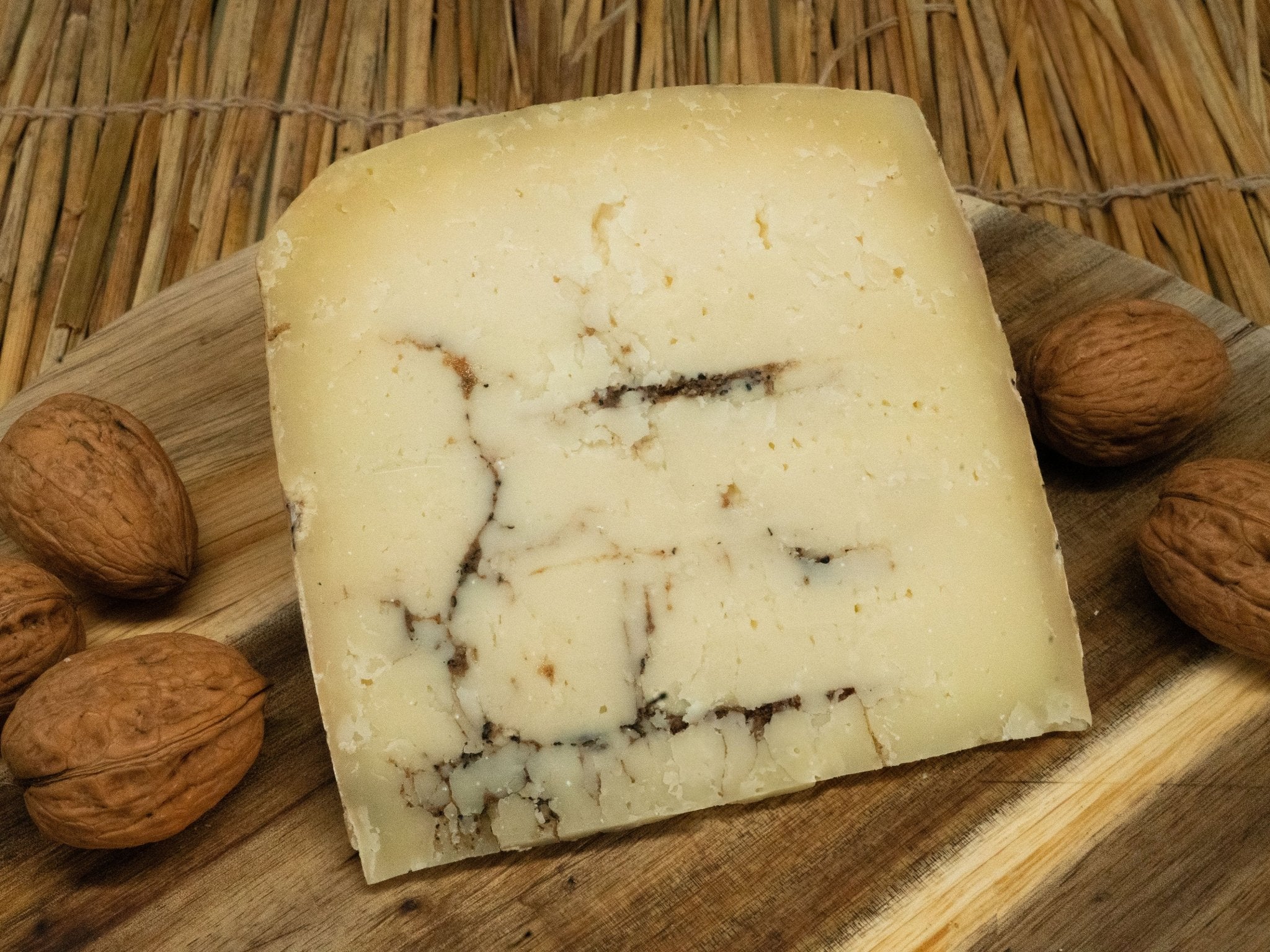 Moliterno Al Tartufo, Fromage de Sardaigne - La Dent du Chat
